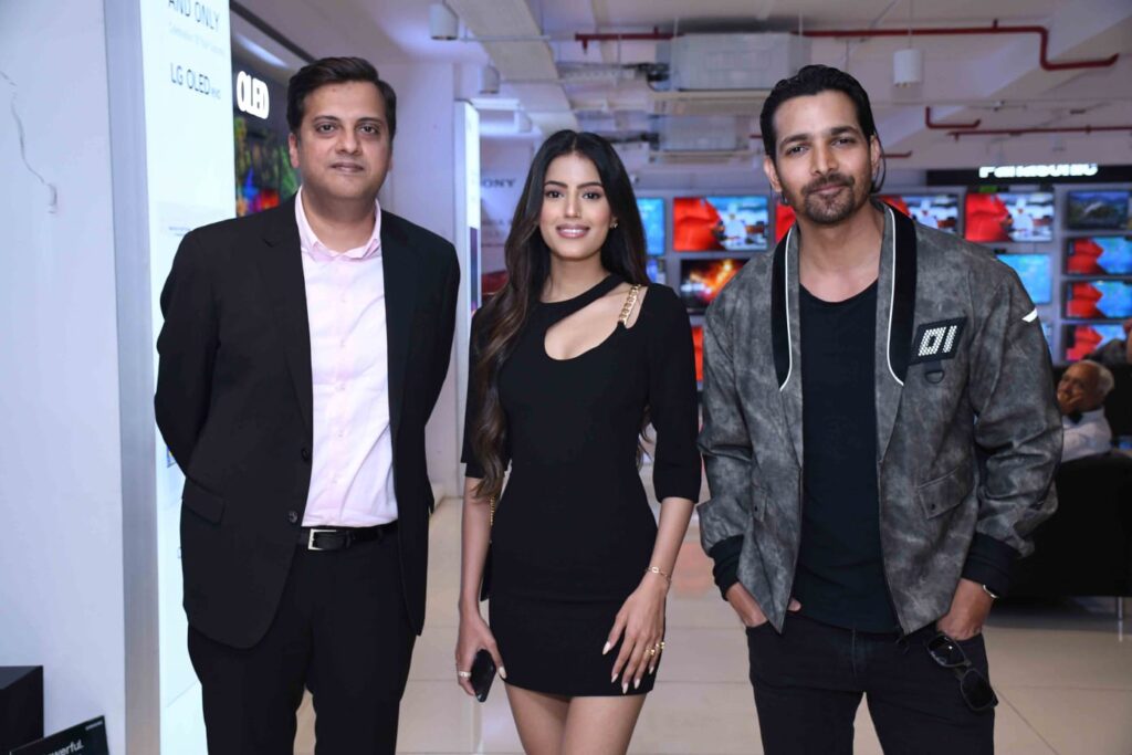 Actors Harshvardhan Rane, Payal Rajput Attend Electronics Mart Special Event – PREETI HOON